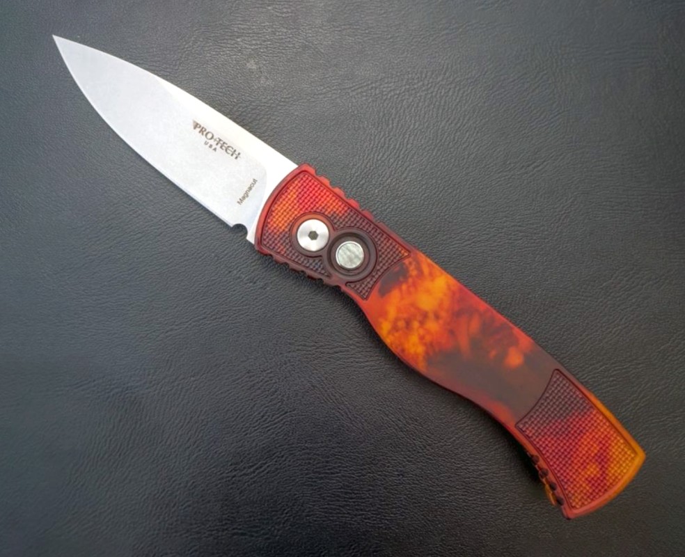 ProTech Automatic Knife - TR-2 T201-DF - Scrimshaw Gallery